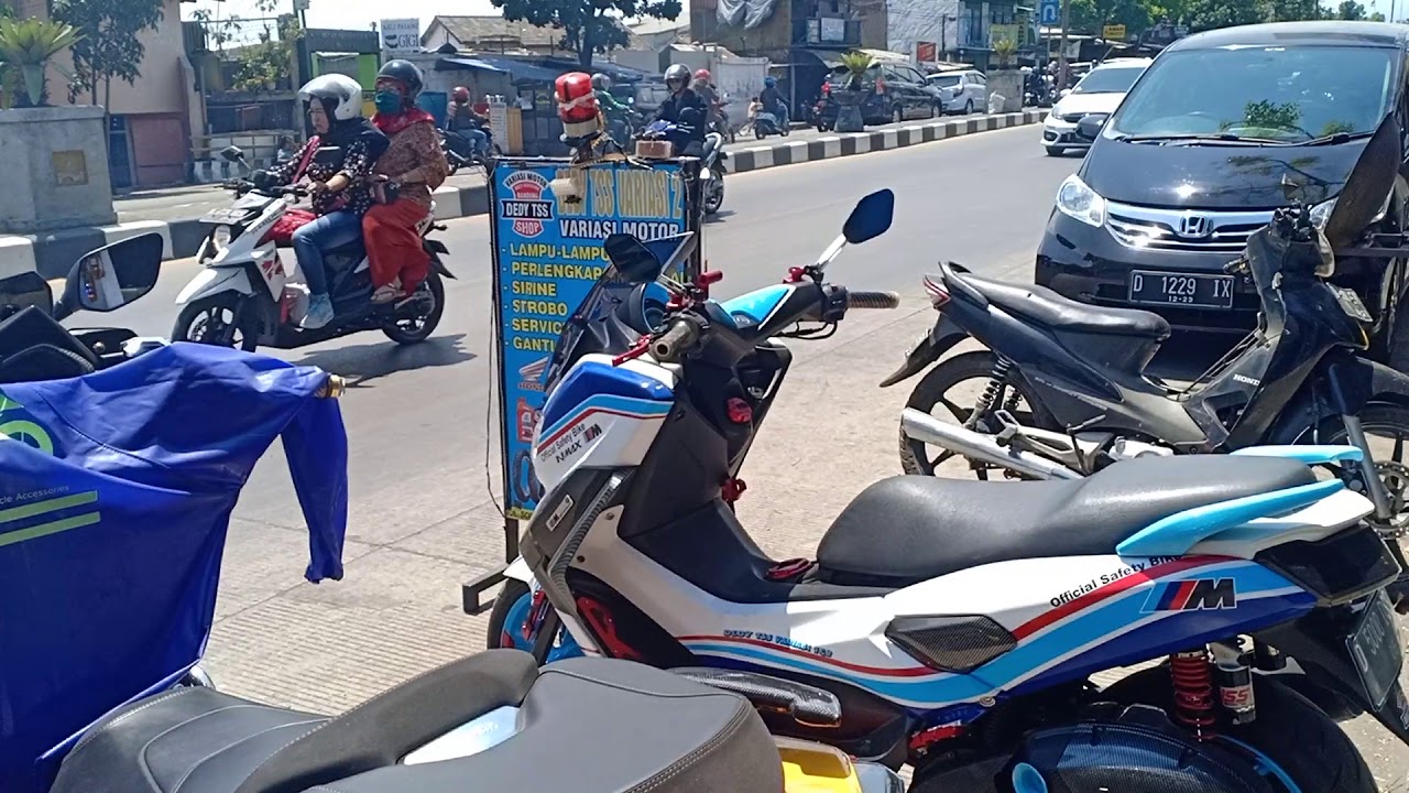 Variasi X-Max pasang crash bar & karpet bodres X-Max - YouTube