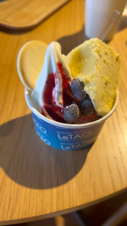 [Food trip] LeTAO main shop in Otaru, Hokkaido, Japan. #LeTAO #Otaru #Hokkaido #Japan - YouTube