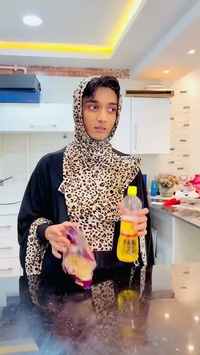 لما امك تسالك تاكل ايه 😂😂 - YouTube