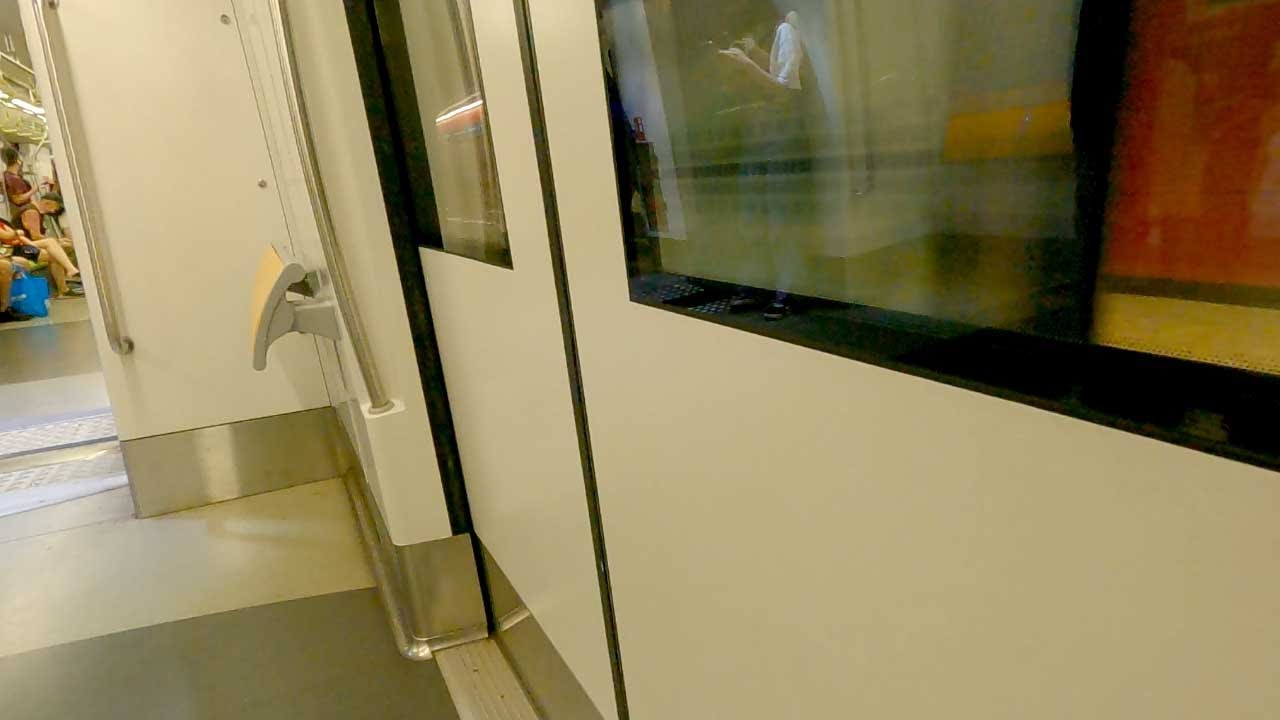 Singapore MRT ride from Chinatown to Promenade train station, Suntec ...