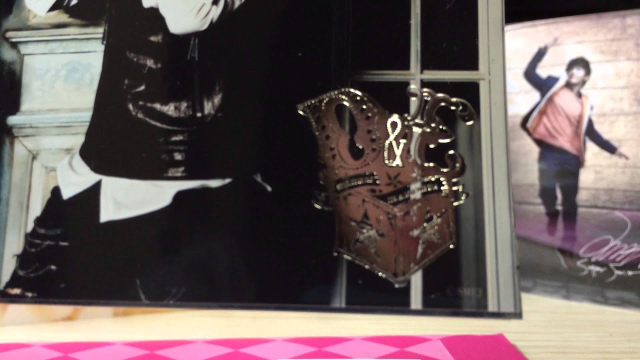 D&E THE 1ST JAPAN TOUR GOODS♥ :) - YouTube