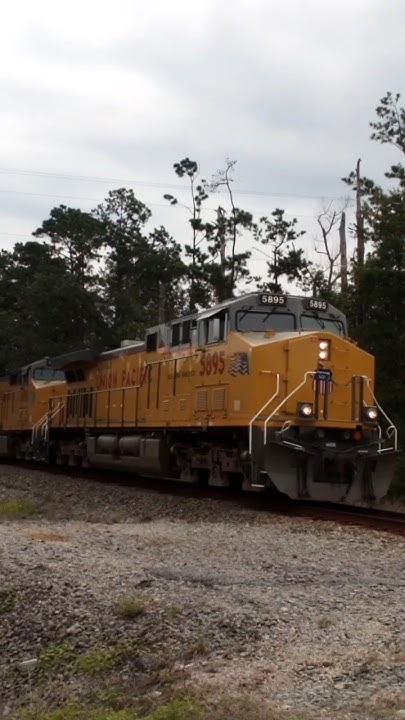 Rebuild/Repaint Leads!!! UP #5895 leads a fast WB UP M-LIEW20 out of Ragley, Louisiana!!! - YouTube