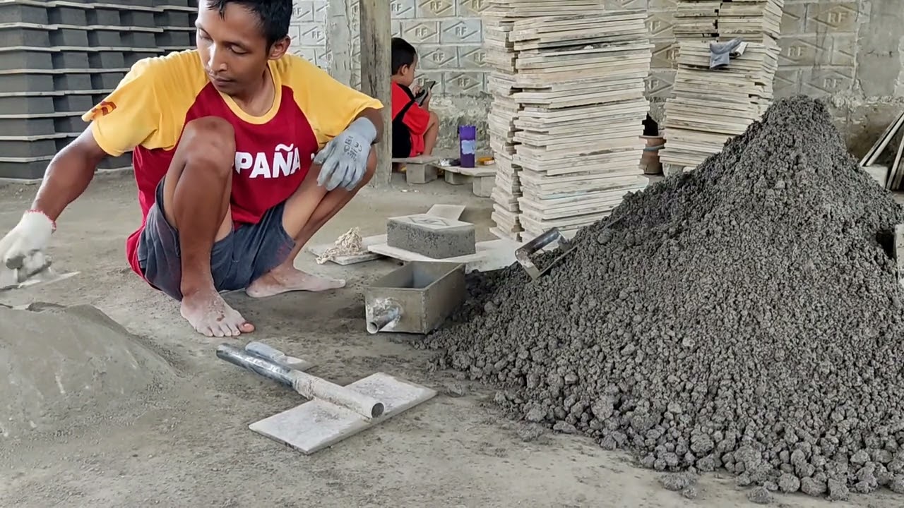 pembuatan batako secara manual - YouTube