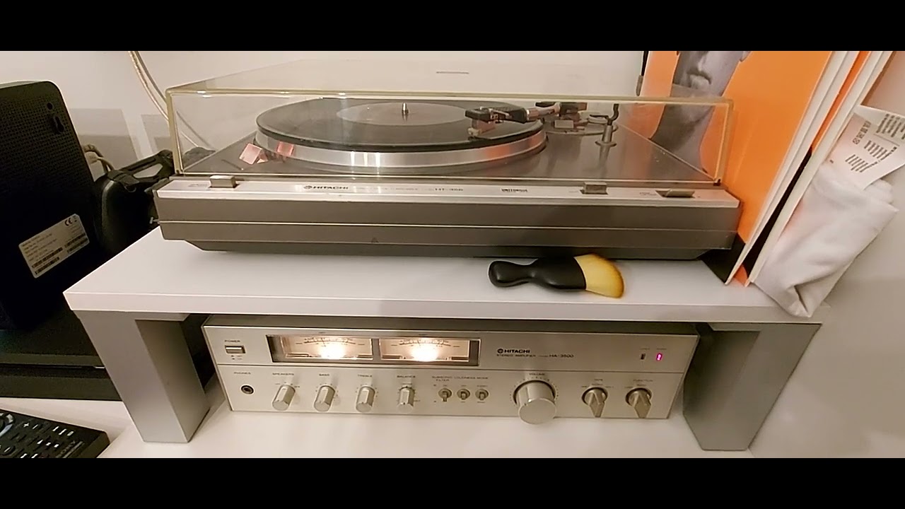 HITACHI HT-356 turntable & HITACHI HA-3500 Amplifier - YouTube