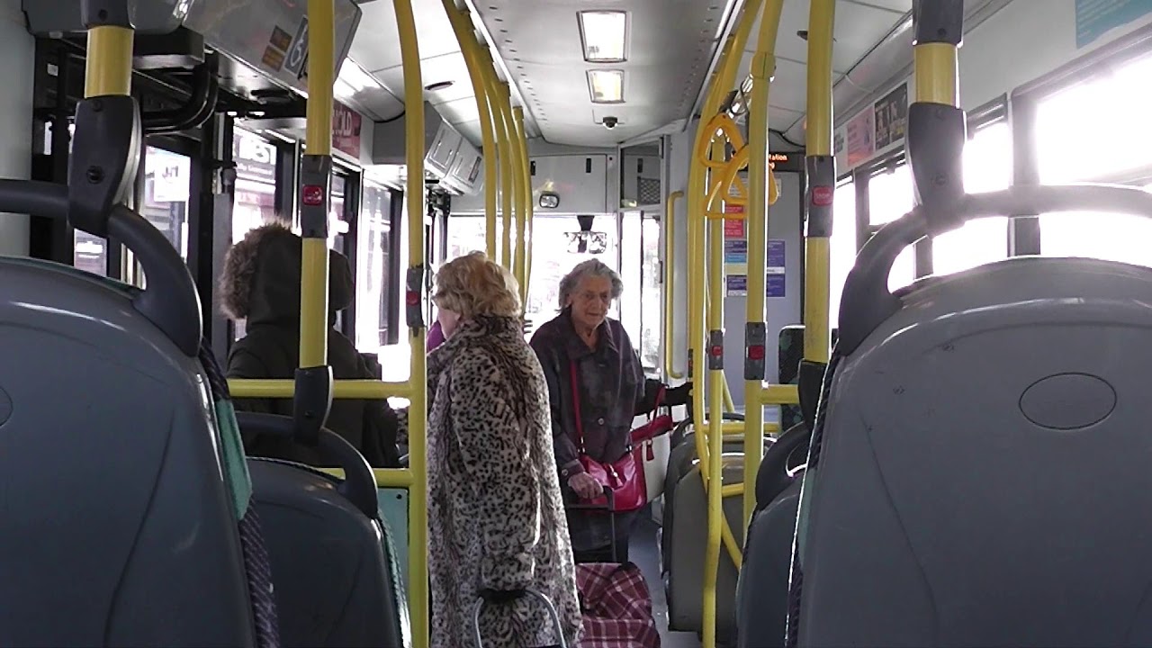 *RARE*| London United ADL Enviro 200 |DE20062 SK07DXL on the 398 - YouTube