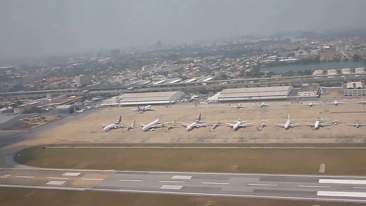 Start vom Don Muang Airport (DMK) Bangkok in Thailand nach Ubon ...