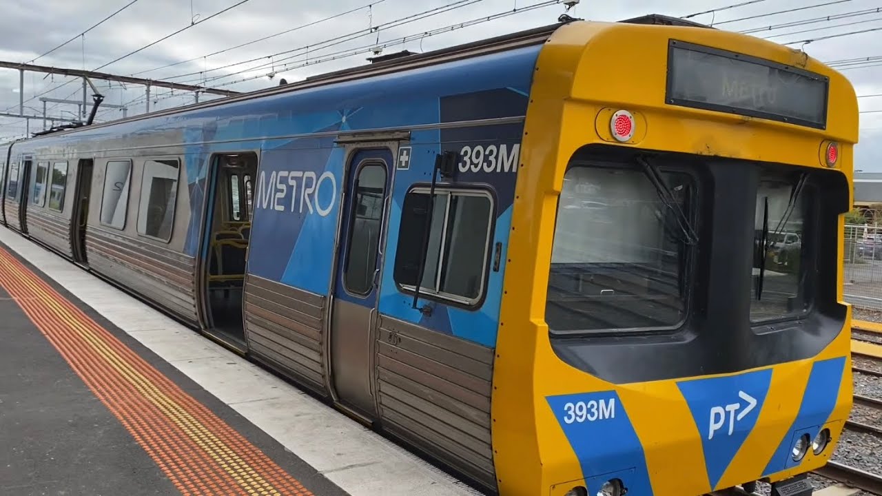 Riding Withdrawn EDI Comeng 393M-1048T-394M (Mordialloc to Frankston ...