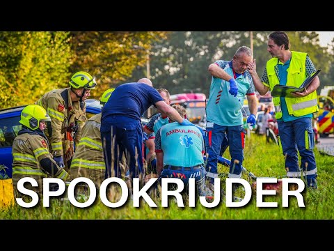 Spookrijder veroorzaakt ernstig ongeval, twee zwaargewonden - YouTube