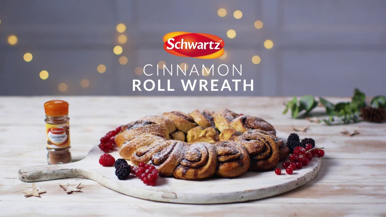 Cinnamon Roll Wreath | 12 Tastes of Christmas - YouTube