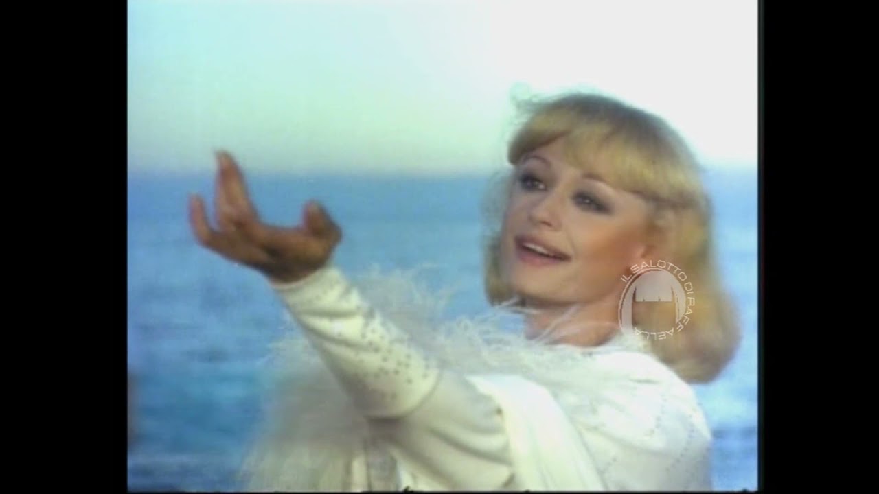 Raffaella Carrà - Maria Marì - YouTube