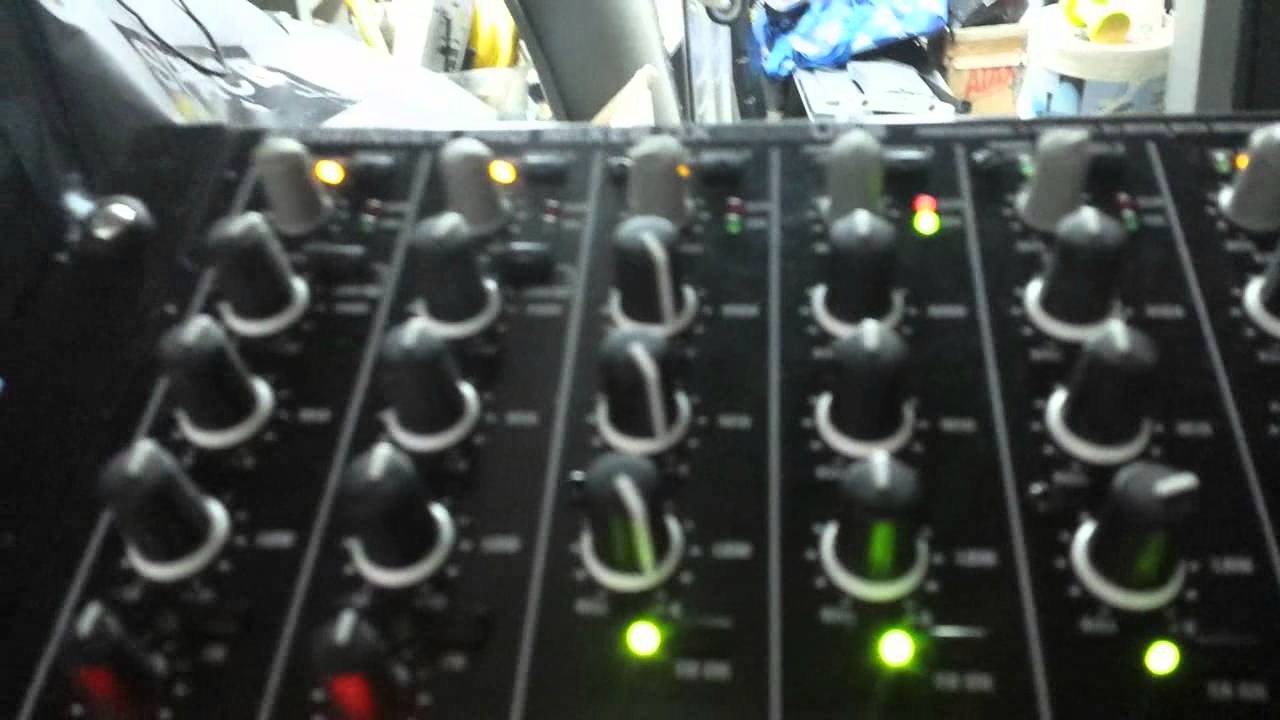 mixer BEHRINGER DX2000 USB difettoso - YouTube
