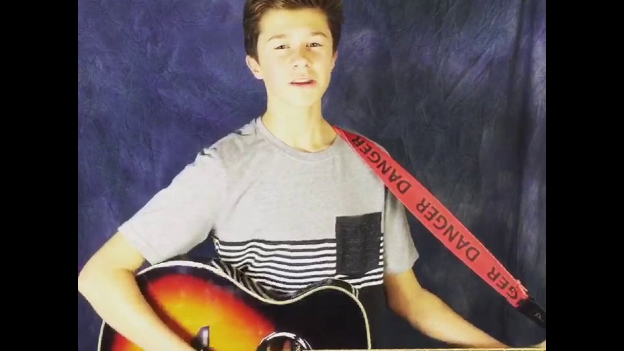 Carson Reaume cover song Castle on the hill, Ed Sheeran - YouTube