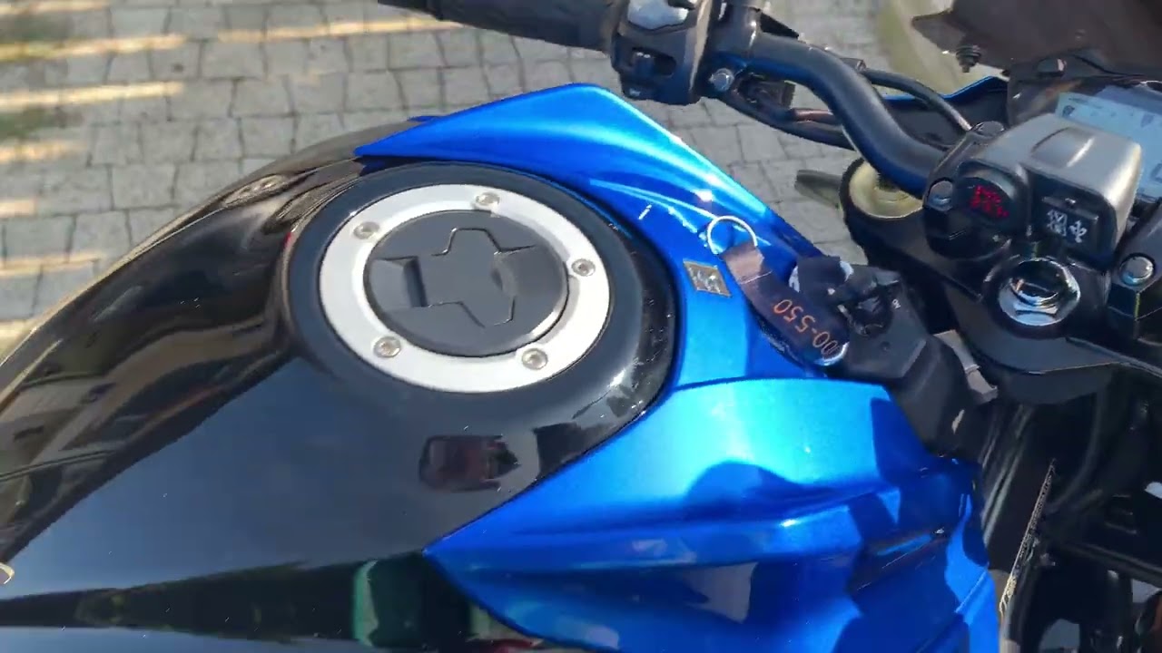 Suzuki GSX-S750 Scorpion - YouTube