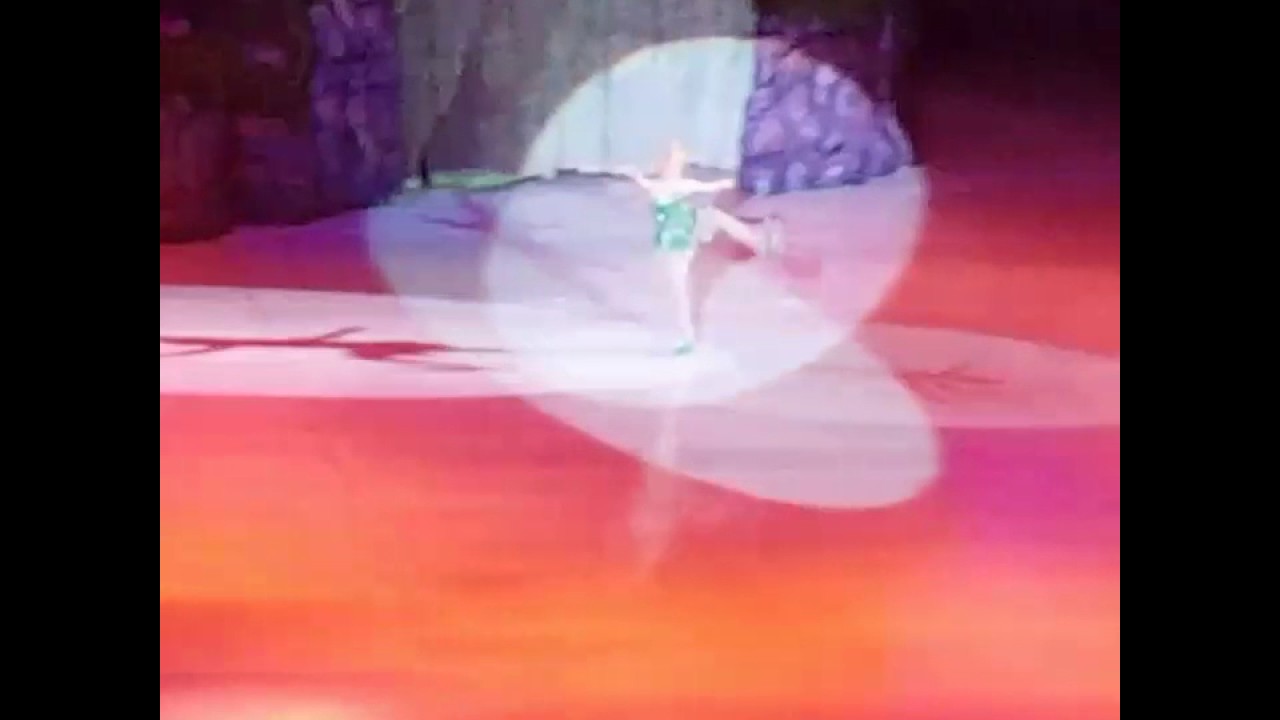Disney on Ice "Dream Big" Tinkerbell - YouTube
