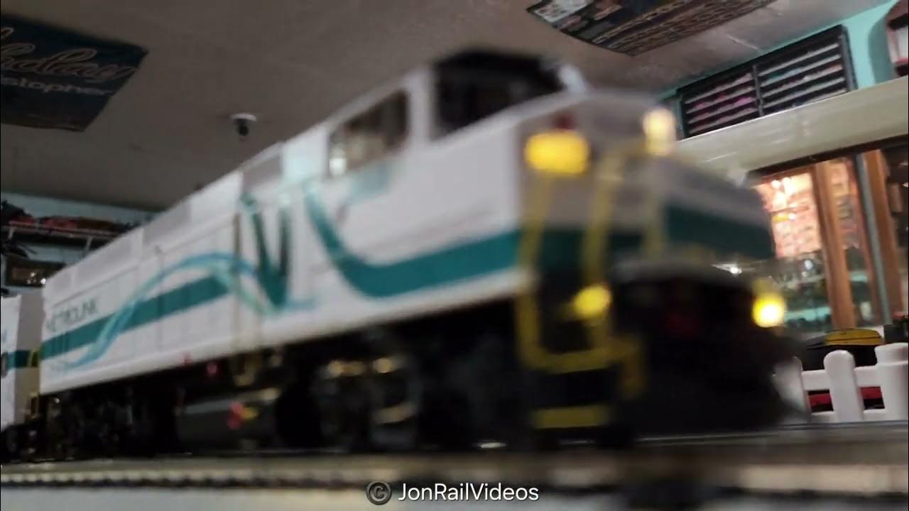 Ho Scale Pre: HCE leased 6-car Metrolink set led by Metrolink F59PH SCAX 853 passes Hillside Jct ...