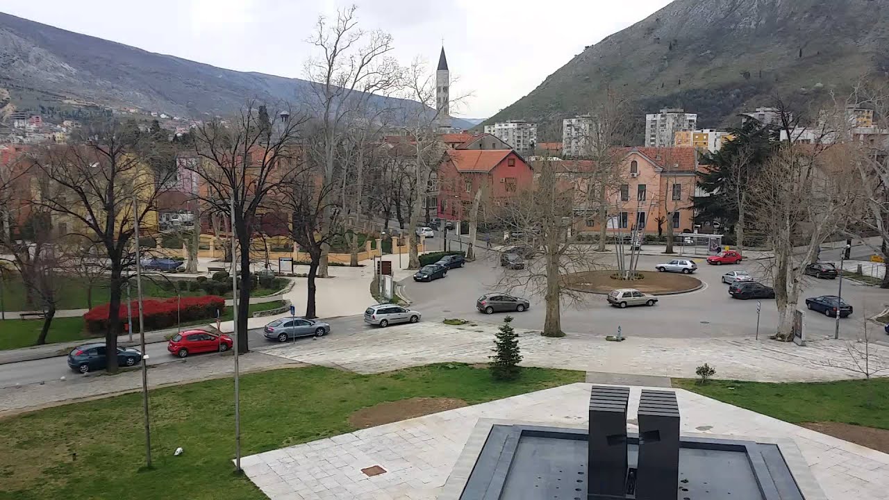 Mostar, pogled na rondo sa kosace - YouTube