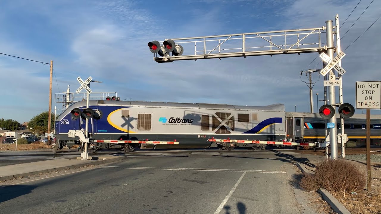 Amtrak California 2104 San Joaquins Train 715 West - Farmington Road ...