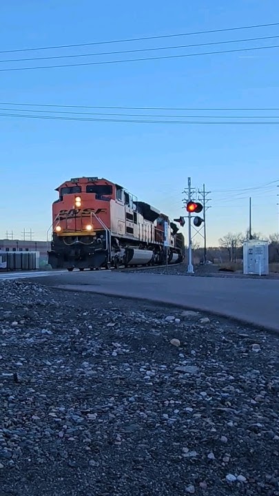 2 BNSF ACe's Lead Empty Coal Train NB! - YouTube