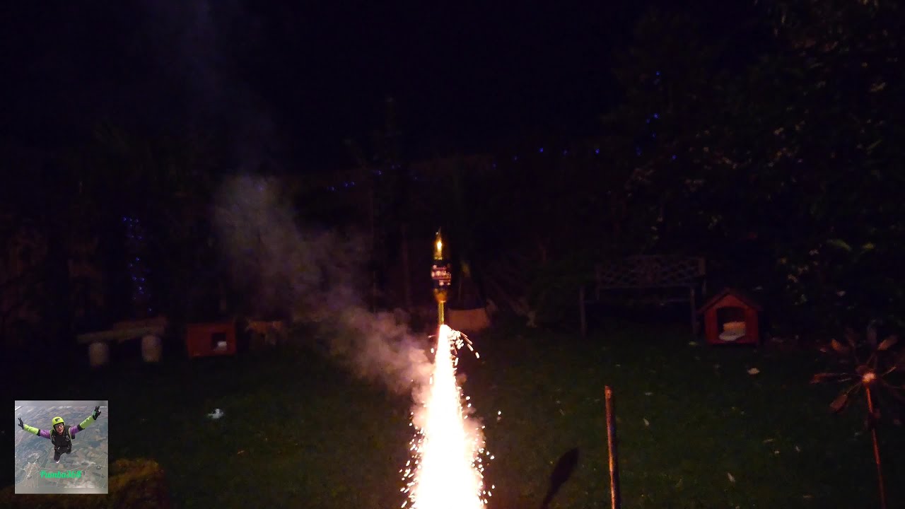 Crown Jewel Gold Rocket By Cosmic Fireworks - YouTube