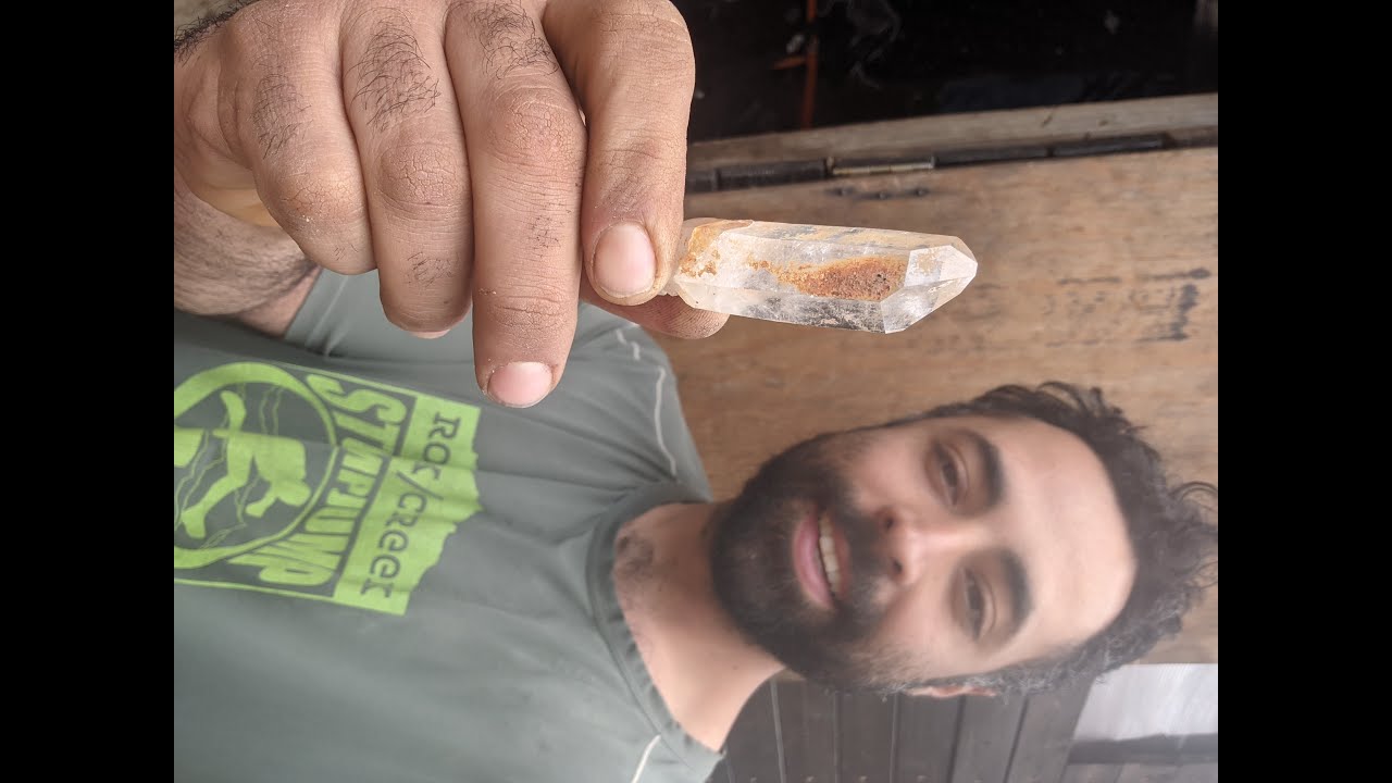 How to find Crystals and Digging a secret crystal vein in Arkansas ...