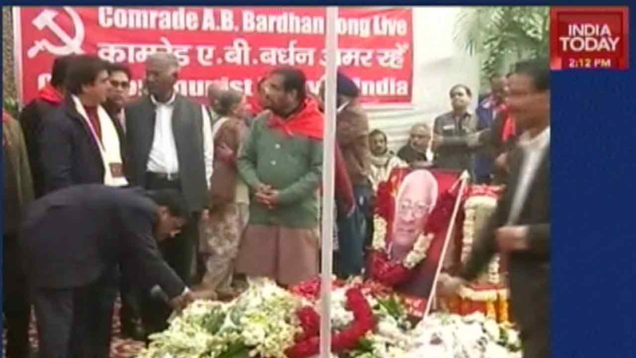 Tribute Paid To CPI Leader AB Bardhan - YouTube