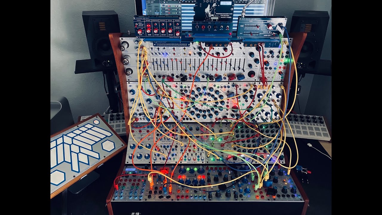 Cosmic Safari (Buchla 200e, Keen Association 228e, Triglav Modular 208 ...
