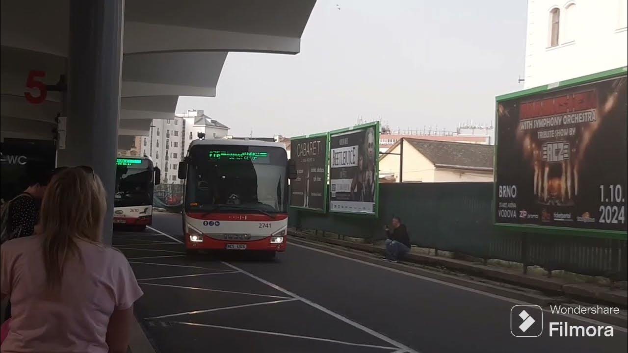 Autobus E76 v zastávce Hlavní nádraží v Brně - YouTube