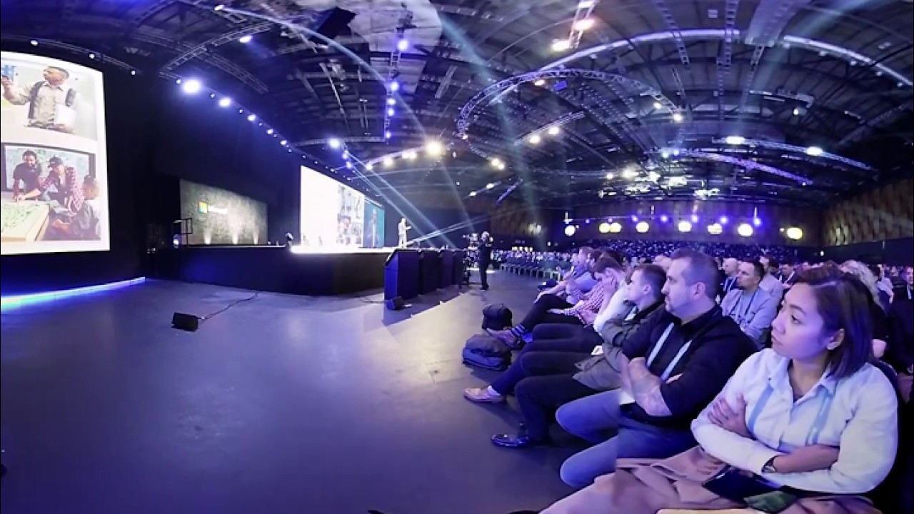 VR 360 Microsoft Future Decoded 2018 : Keynote Satya Nadella Jenny Lay-Flurrie Esther McVey MP ...