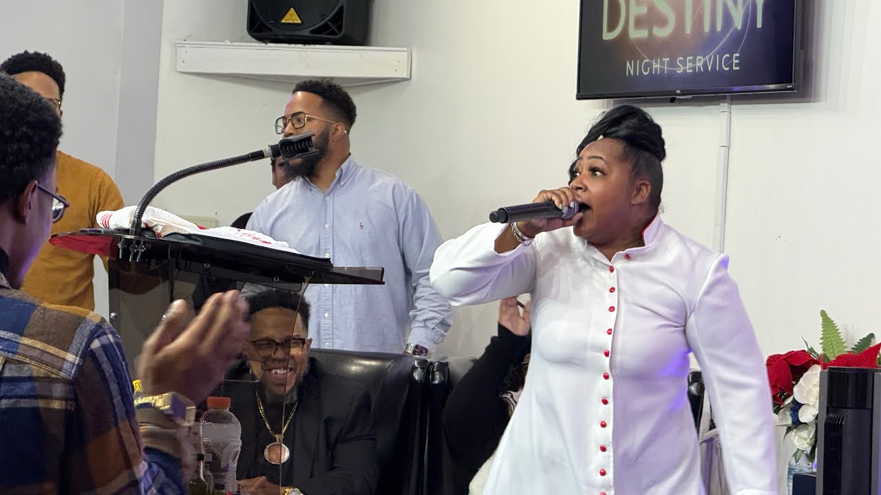 Jeuse Come In The Room - YouTube