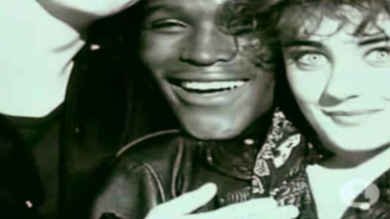 Deacon Blue -Real Gone Kid - YouTube