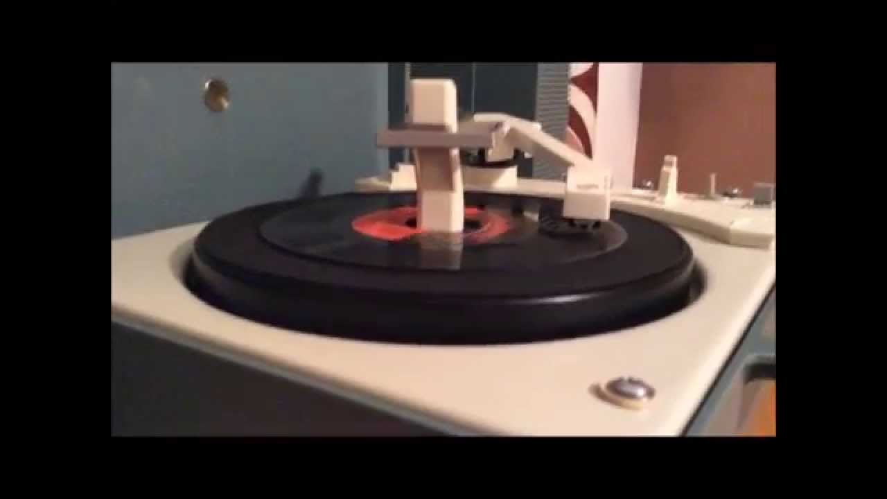 Demo of a Vintage GE Wildcat Record Player - YouTube