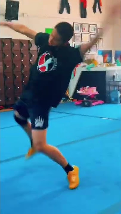 Long fist - changquan form , taolu training - YouTube