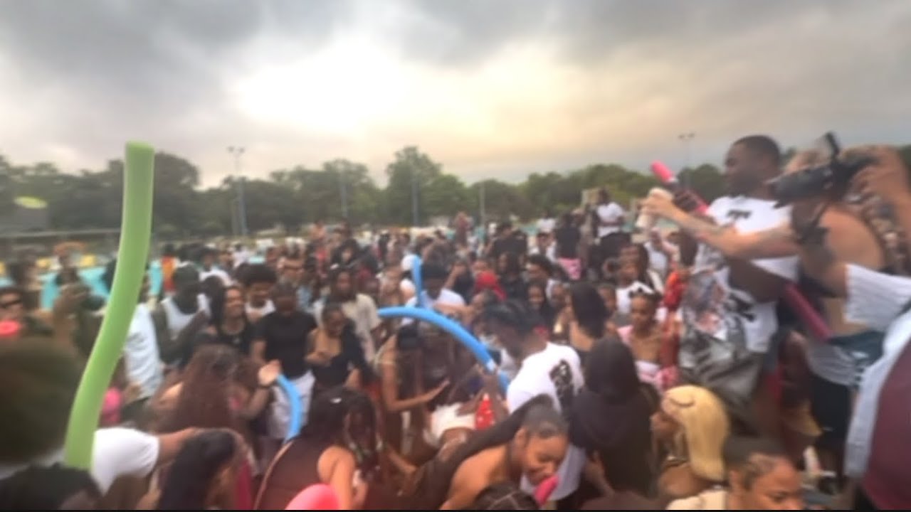 WENT TO A POOL PARTY IN INDIANA🍑🤯😱 (🔞++) - YouTube