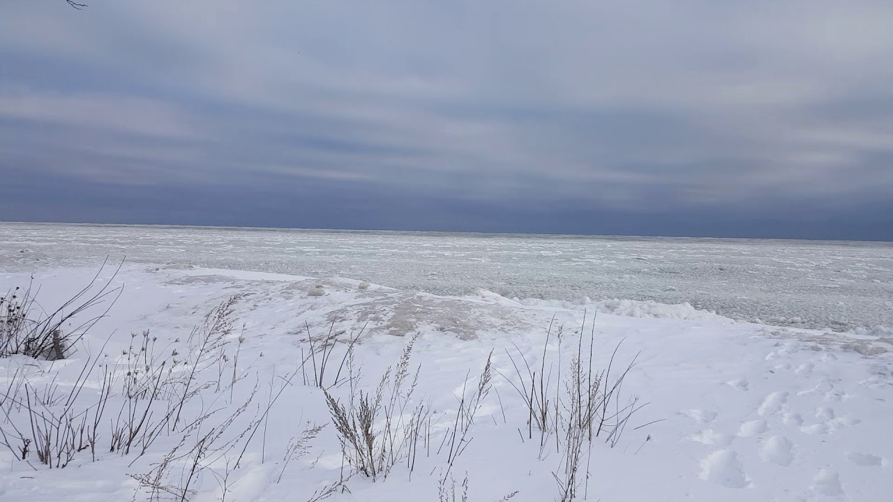 Lake Michigan slush waves February 2018 - YouTube