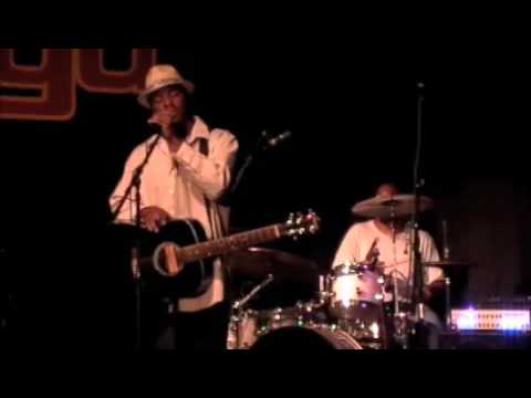 "Intricate Dreamer" - Derek T. Washington - LIVE - YouTube