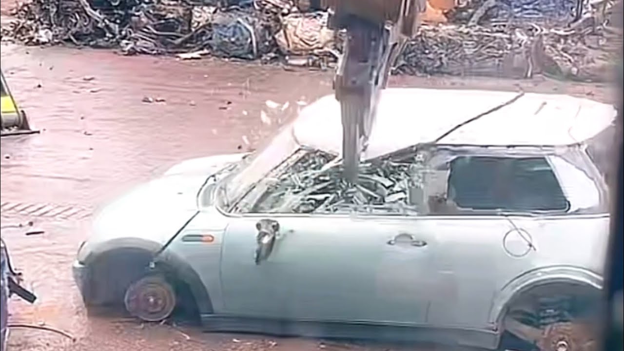 💥 VRS Dismantler car. Incredible Large Scale Scrap Car Process - YouTube