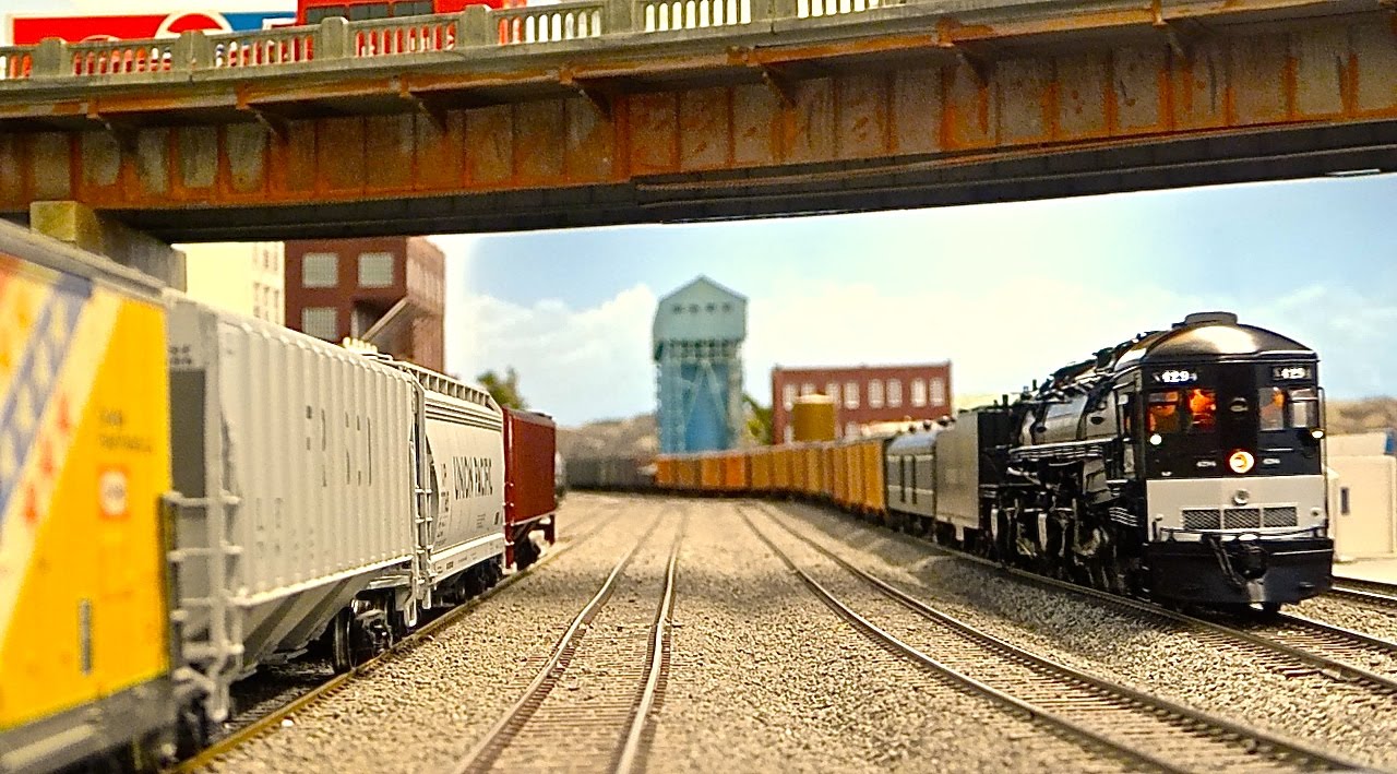 SP 4294 AC 12 with very long freight train in the Sierras. - YouTube