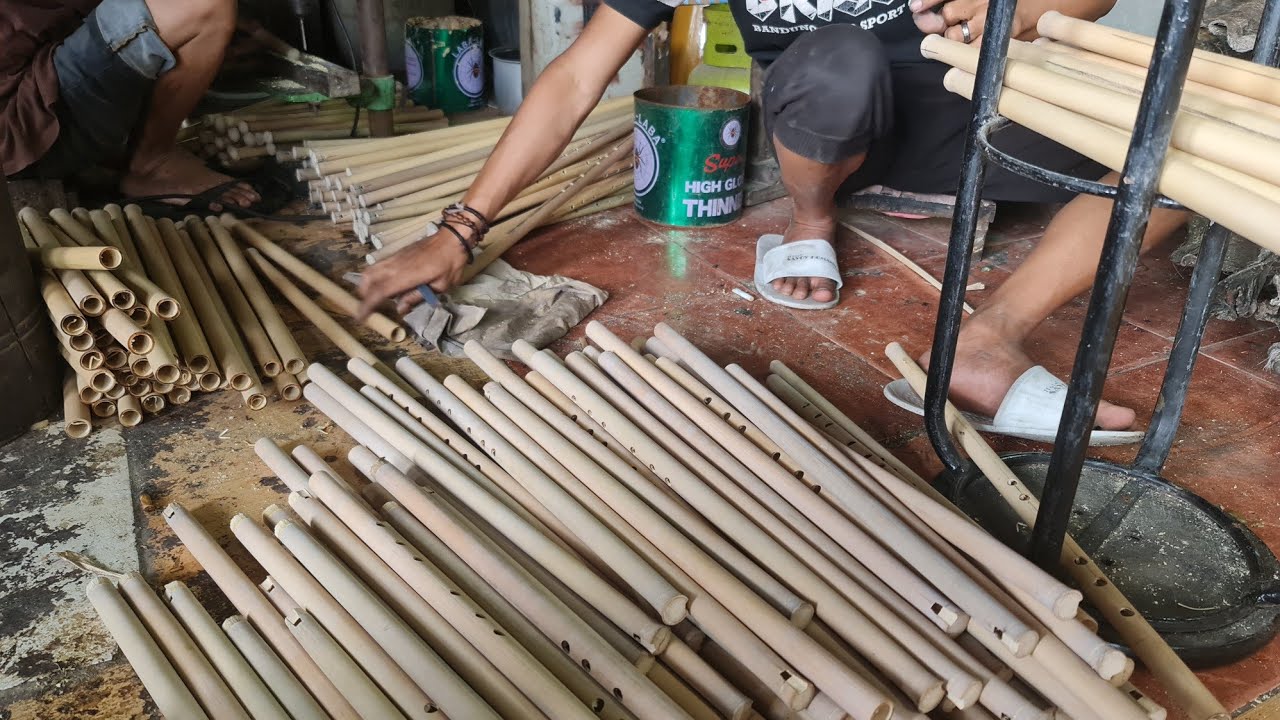 PROSES PEMBUATAN SULING SUNDA 1000 BUAH - YouTube