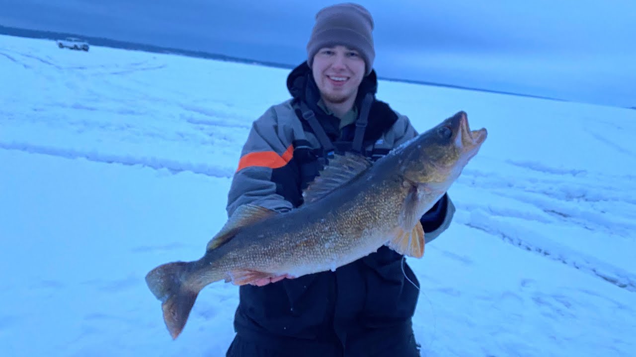 2020 Ice Fishing: Little Bay de Noc Walleyes - YouTube