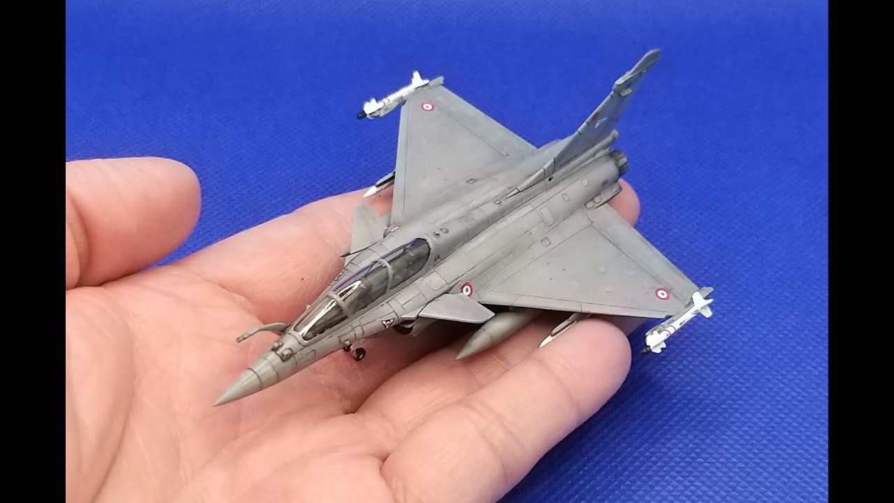 Rafale B, 1/144, plastic aircraft model build, Trumpeter - YouTube
