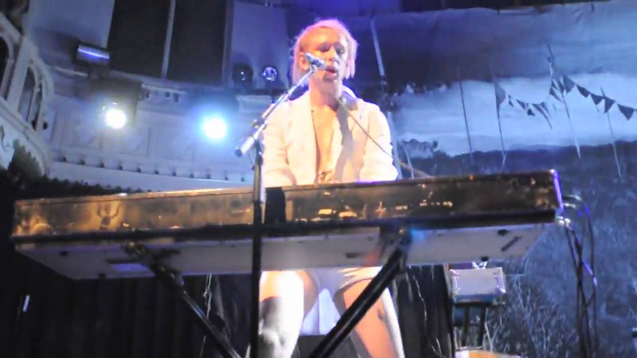 Patrick Wolf - Magic Position Live Amsterdam - YouTube