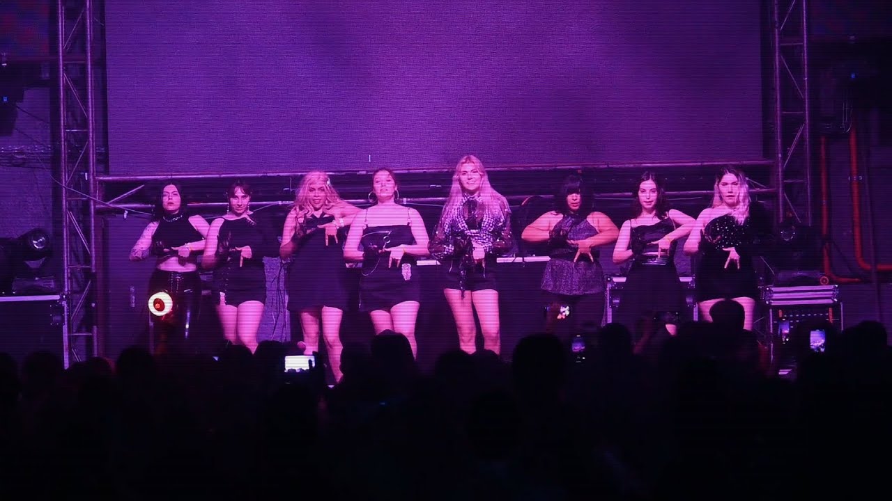 Intro+ Fancy + break 트와이스 TWICE — One in a Million (Fiesta TWICE) - YouTube