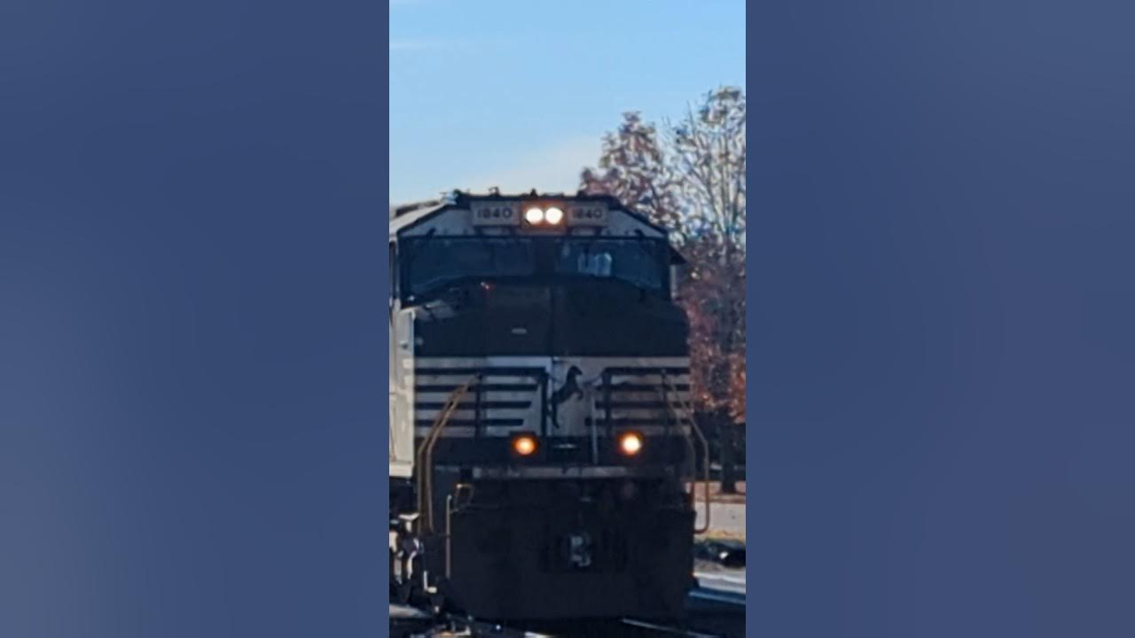 NS H11 w/ SD70ACC Leader - 10/25/24 #nsreadingline - YouTube