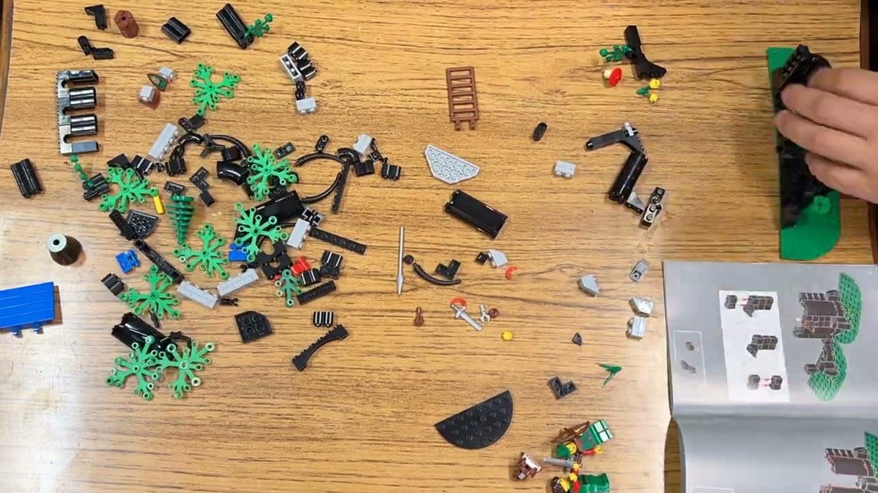 LEGO Forestmen Forest Hideout Timelapse Build - YouTube