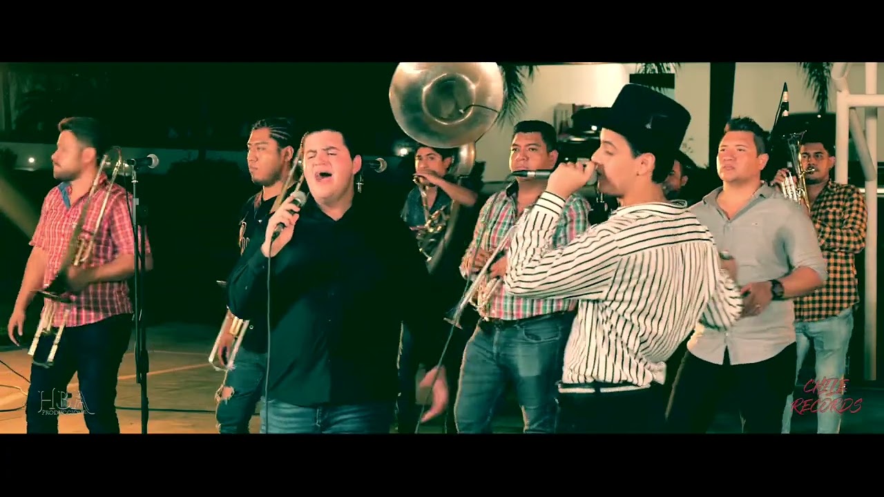 Se Volvió A Marchar - Erik Alexander ft La Famosa Banda Los Populares ...