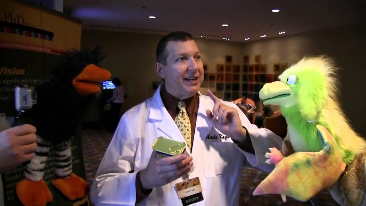 Midwest Furfest 2013 - Puppets interview Uncle Kage - YouTube