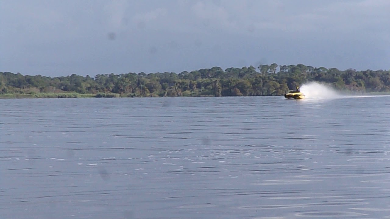 Liberator 22 with 450R making a pass - YouTube