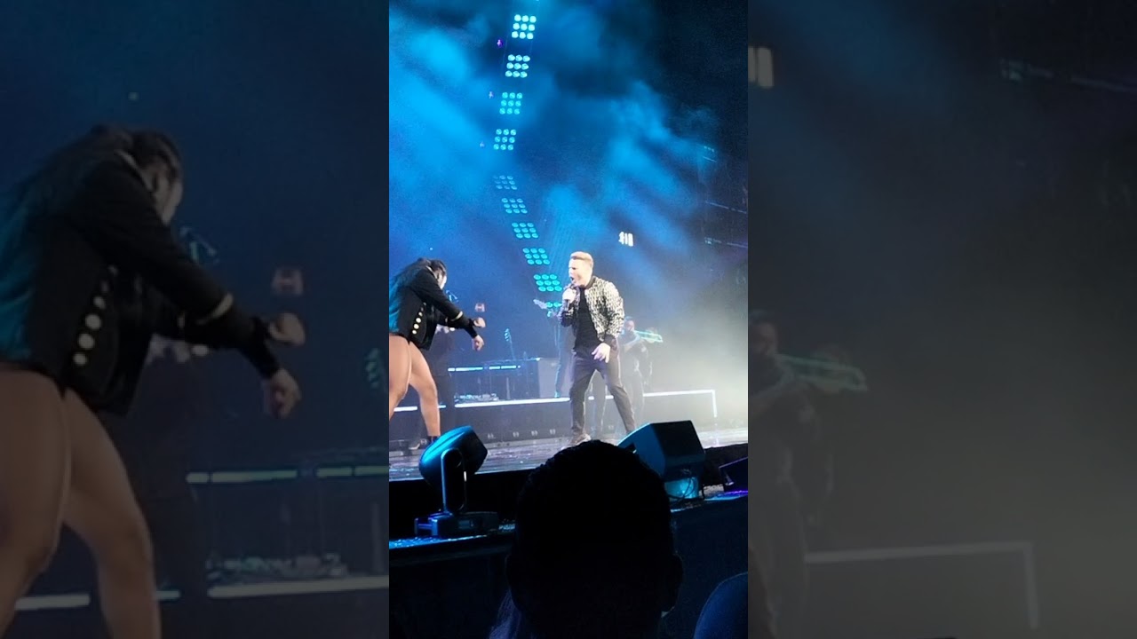 Gary Barlow Cry Resorts World Birmingham - YouTube
