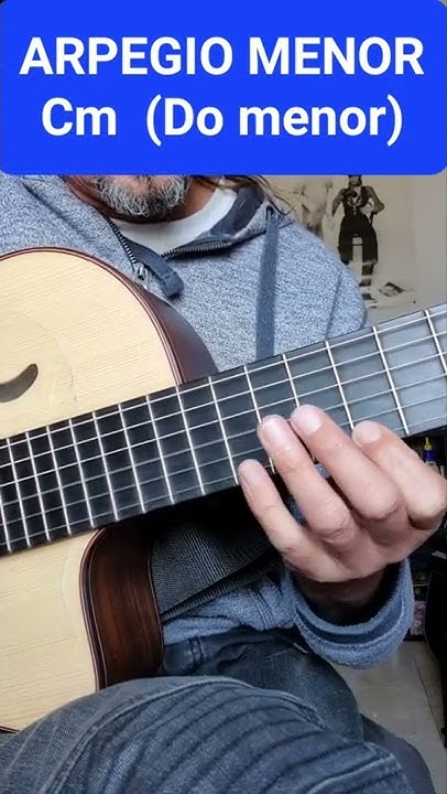 ARPEGIO MENOR Dos octavas en Cm (Do menor) - YouTube