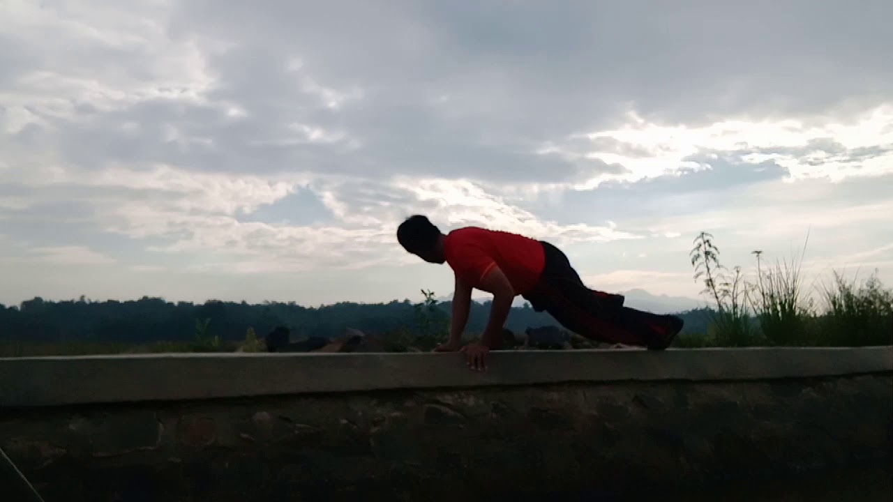 Olahraga bikin badan bugar - YouTube